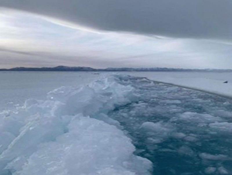 Хөвсгөл нуурын Хадан хүй Тургийн ам зэрэгт хар хил гарчээ