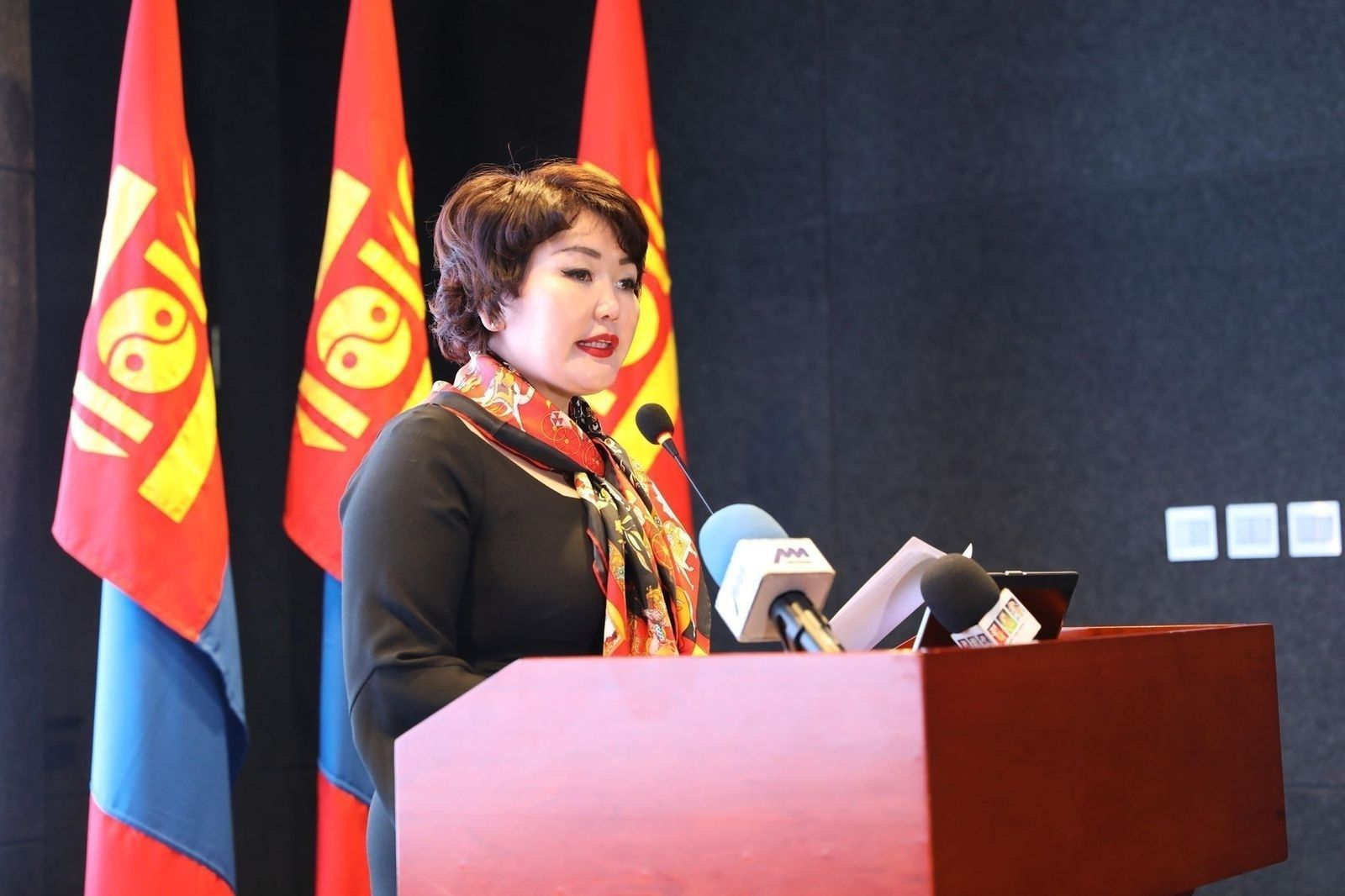 Ц Хулан Б Отгонбаатар нарын гэм бурууг шүүх хурал энэ сарын 30 ныг хүртэл хойшлогдлоо